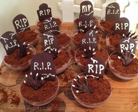 Plants vs Zombies: Dessert Table & Decorations